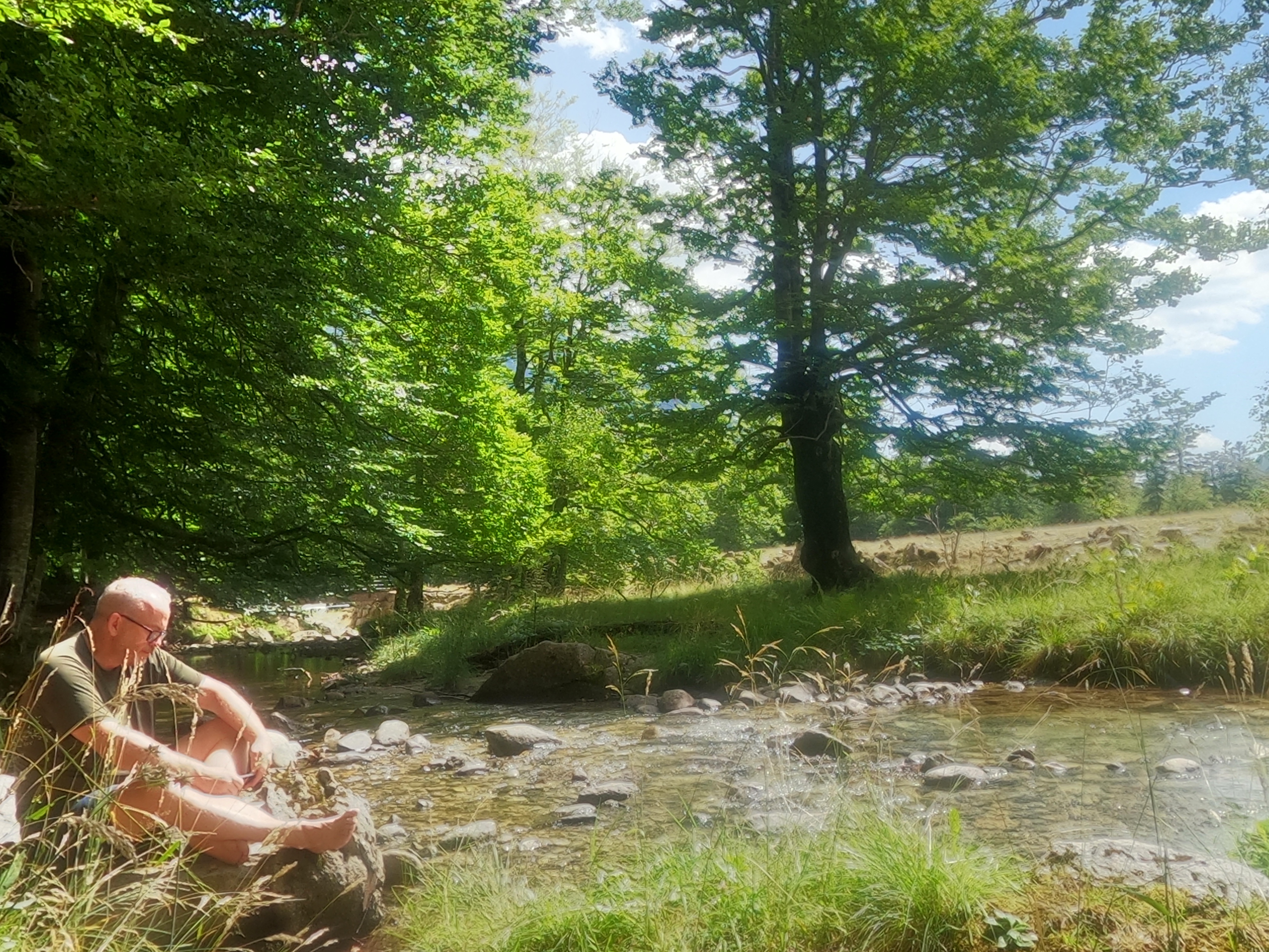 Day 29 Refugio de Conangles – Across the Pyrenees on red wine and ibuprofen